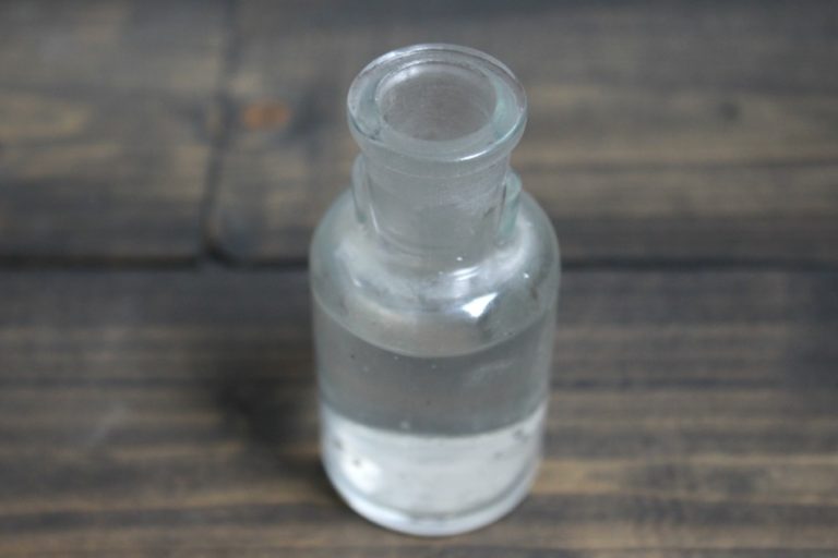 15 Practical Ways To Use Hydrosols - Growing Up Herbal