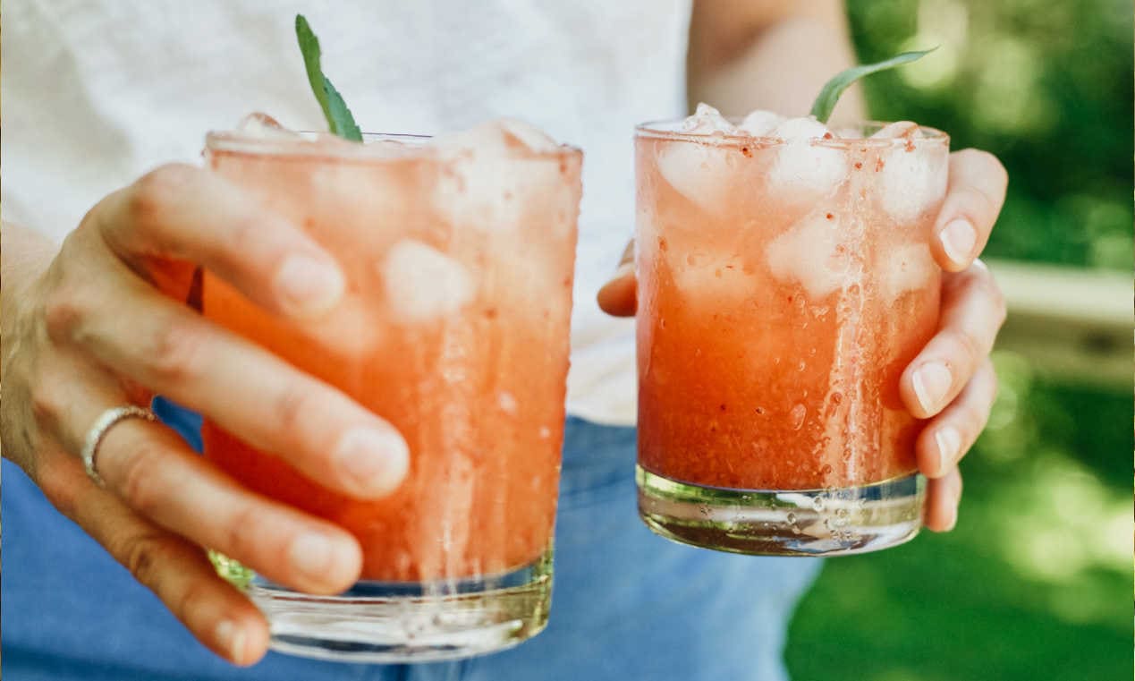 "Summer Shine" Summer Mocktail Recipe - Growing Up Herbal