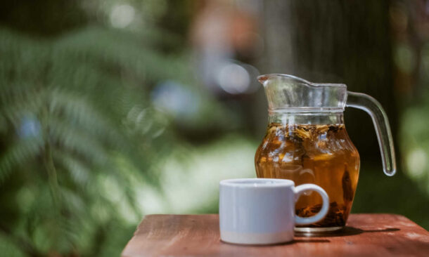 How To Make Herbal Sun Tea - Growing Up Herbal